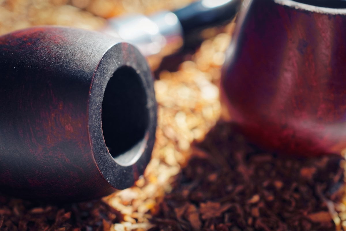 The Craftsmanship of Wooden Smoking Pipes: A Timeless Tradition