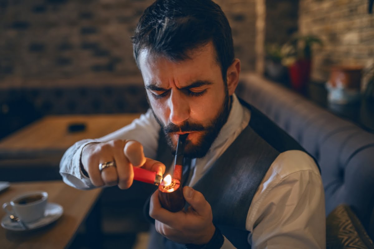 7 Essential Pipe Smoking Tips for Beginners
